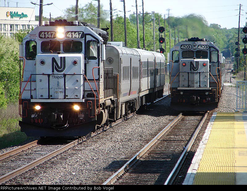 NJT 4147 & 4203